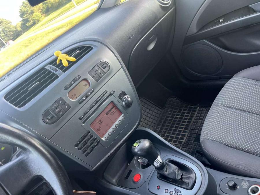Melns SEAT Leon 2006 Utena, ar dzinēja tilpumu 1.97 L un nobraukumu 430 tūkst. km par 999 €, foto 10 vietnē AUTOMOTO.COM.LV