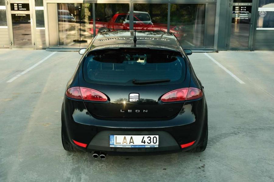 Black SEAT Leon 2006 in Panevezys, with an engine capacity of 1.97 L and mileage of 250 thousand km for 3000 €, photo 6 on AUTOMOTO.COM.LV