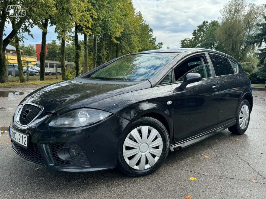 Melns SEAT Leon 2006 Panevēža, ar dzinēja tilpumu 2.00 L un nobraukumu 343 tūkst. km par 850 €, foto 1 vietnē AUTOMOTO.COM.LV