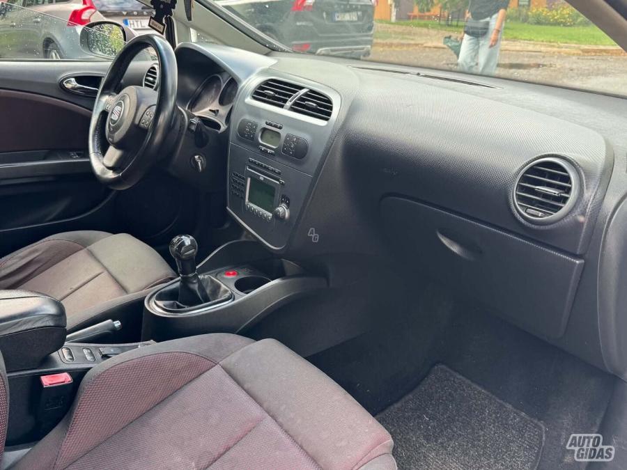 Melns SEAT Leon 2006 Panevēža, ar dzinēja tilpumu 2.00 L un nobraukumu 343 tūkst. km par 850 €, foto 11 vietnē AUTOMOTO.COM.LV