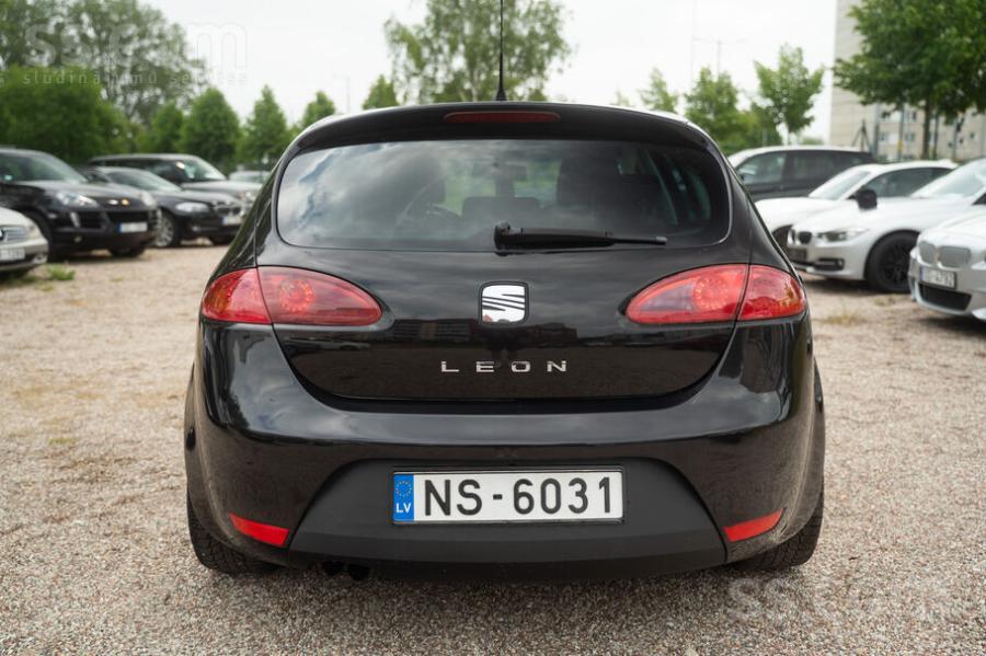 Black SEAT Leon 2007 in Liepaja, with an engine capacity of 2.00 L and mileage of 279 thousand km for 2250 €, photo 8 on AUTOMOTO.COM.LV