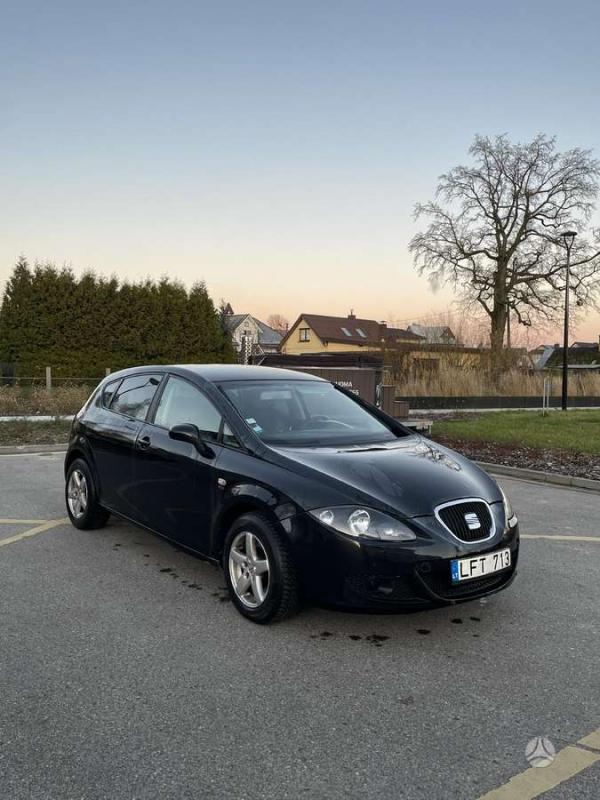 Black SEAT Leon 2007 in Vilnius, with an engine capacity of 1.97 L and mileage of 406 thousand km for 1750 €, photo 1 on AUTOMOTO.COM.LV