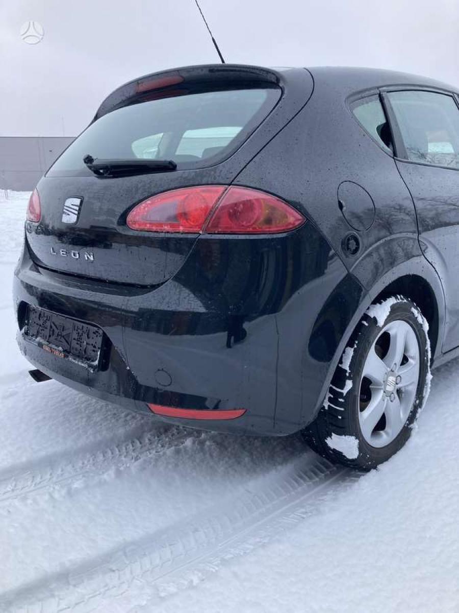 Melns SEAT Leon 2007 Rokiškis, ar dzinēja tilpumu 1.60 L un nobraukumu 225 tūkst. km par 2100 €, foto 4 vietnē AUTOMOTO.COM.LV
