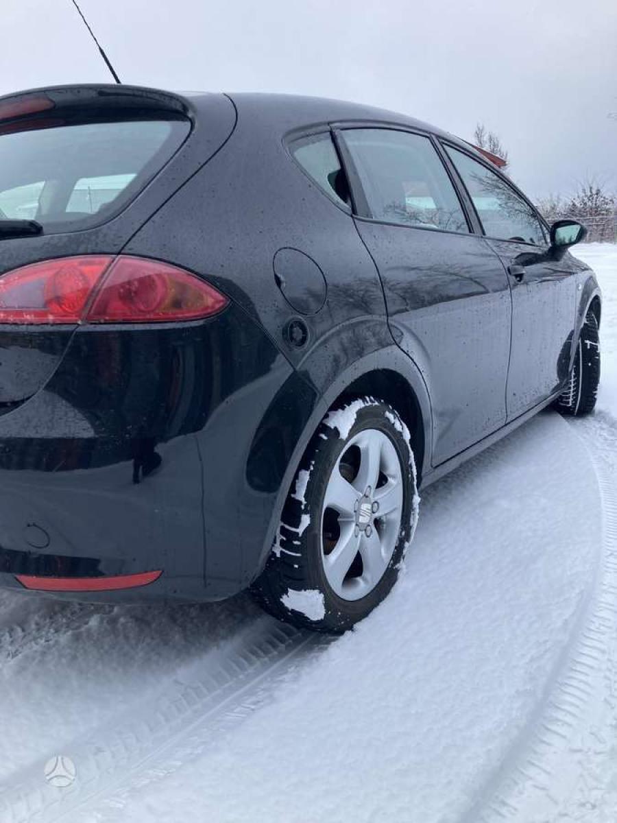 Melns SEAT Leon 2007 Rokiškis, ar dzinēja tilpumu 1.60 L un nobraukumu 225 tūkst. km par 2100 €, foto 5 vietnē AUTOMOTO.COM.LV