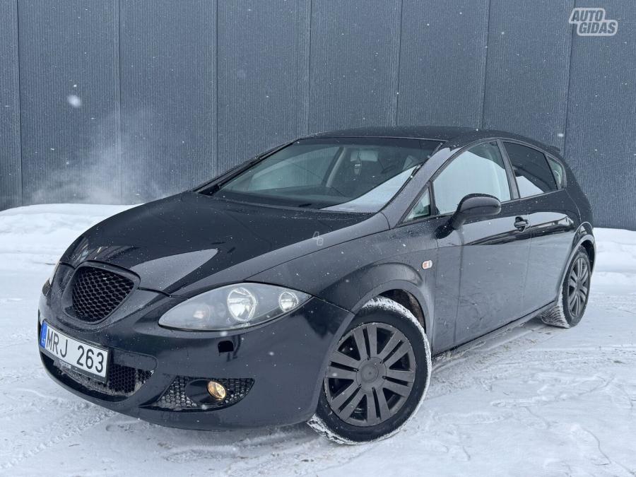 Black SEAT Leon 2007 in Panevezys, with an engine capacity of 2.00 L and mileage of 408 thousand km for 1750 €, photo 1 on AUTOMOTO.COM.LV