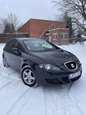 Black SEAT Leon 2007 in Alytus, with an engine capacity of 1.97 L and mileage of 390 thousand km for 1800 €, photo  on AUTOMOTO.COM.LV