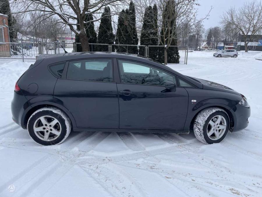Black SEAT Leon 2007 in Alytus, with an engine capacity of 1.97 L and mileage of 390 thousand km for 1800 €, photo 8 on AUTOMOTO.COM.LV