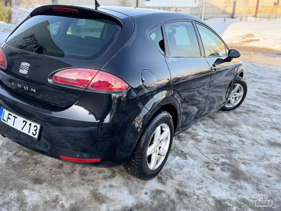 Melns SEAT Leon 2007 Kauņa, ar dzinēja tilpumu 2.00 L un nobraukumu 390 tūkst. km par 2250 €, foto 4 vietnē AUTOMOTO.COM.LV