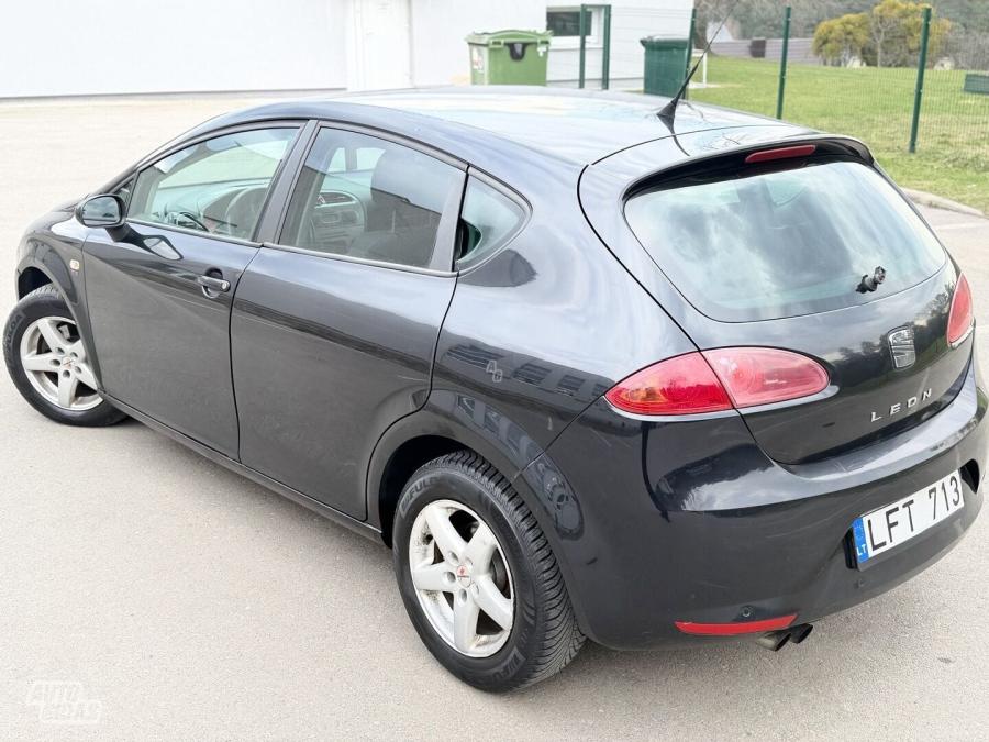Melns SEAT Leon 2007 Kauņa, ar dzinēja tilpumu 2.00 L un nobraukumu 390 tūkst. km par 2100 €, foto 4 vietnē AUTOMOTO.COM.LV