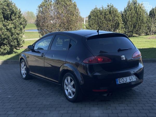 Black SEAT Leon 2007 in Silute, with an engine capacity of 2.00 L and mileage of 328 thousand km for 1350 €, photo 6 on AUTOMOTO.COM.LV