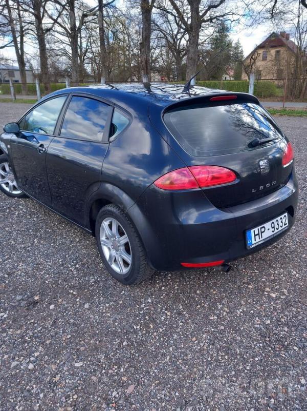 Melns SEAT Leon 2007 Cēsis, ar dzinēja tilpumu 1.60 L un nobraukumu 263 tūkst. km par 1650 €, foto 5 vietnē AUTOMOTO.COM.LV