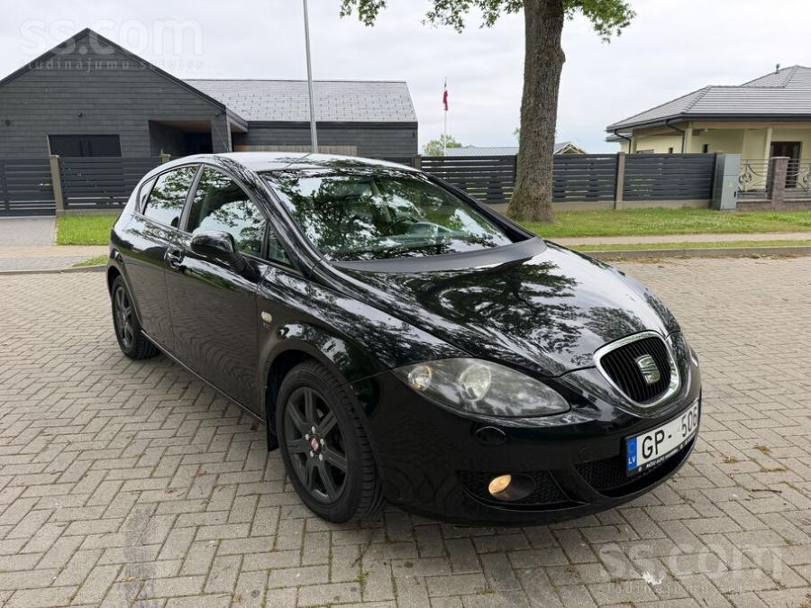 Melns SEAT Leon 2007 Valmiera, ar dzinēja tilpumu 1.90 L un nobraukumu 175 tūkst. km par 2690 €, foto 3 vietnē AUTOMOTO.COM.LV