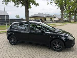 Melns SEAT Leon 2007 Valmiera, ar dzinēja tilpumu 1.90 L un nobraukumu 175 tūkst. km par 2690 €, foto 4 vietnē AUTOMOTO.COM.LV