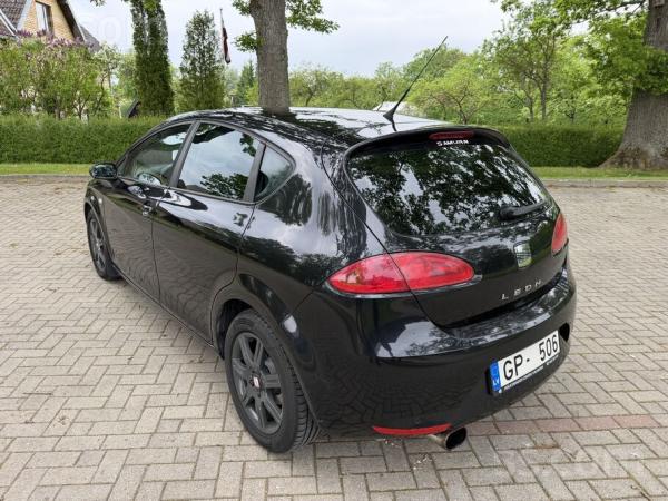 Black SEAT Leon 2007 in Valmiera, with an engine capacity of 1.90 L and mileage of 175 thousand km for 2690 €, photo 5 on AUTOMOTO.COM.LV