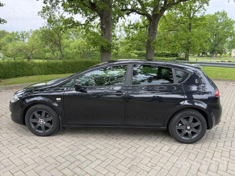 Melns SEAT Leon 2007 Valmiera, ar dzinēja tilpumu 1.90 L un nobraukumu 175 tūkst. km par 2690 €, foto 7 vietnē AUTOMOTO.COM.LV