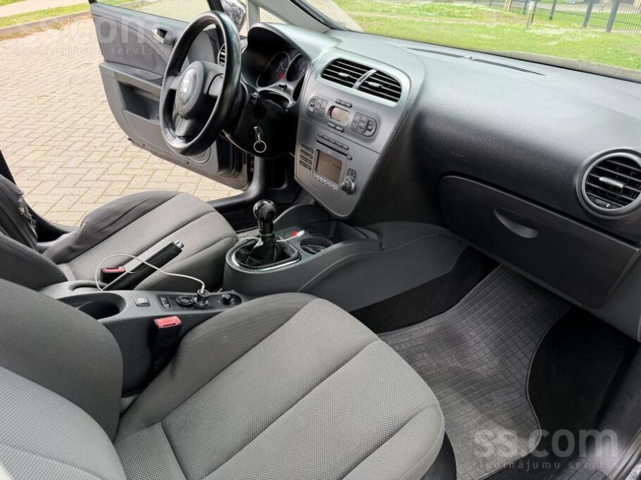 Melns SEAT Leon 2007 Valmiera, ar dzinēja tilpumu 1.90 L un nobraukumu 175 tūkst. km par 2690 €, foto 14 vietnē AUTOMOTO.COM.LV