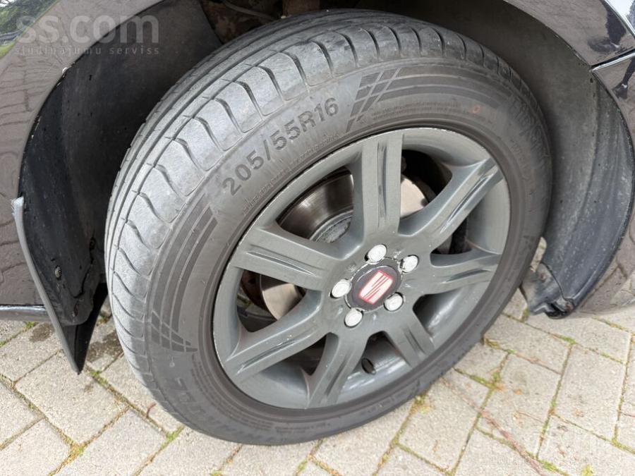 Melns SEAT Leon 2007 Valmiera, ar dzinēja tilpumu 1.90 L un nobraukumu 175 tūkst. km par 2690 €, foto 16 vietnē AUTOMOTO.COM.LV