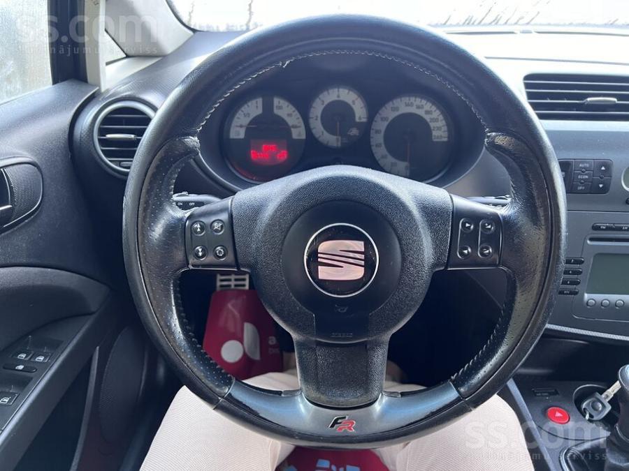 Melns SEAT Leon 2007 Talsi, ar dzinēja tilpumu 2.00 L un nobraukumu 368 tūkst. km par 1999 €, foto 8 vietnē AUTOMOTO.COM.LV