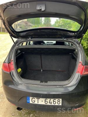 Black SEAT Leon 2007 in Riga, with an engine capacity of 1.90 L and mileage of 369 thousand km for 1400 €, photo 3 on AUTOMOTO.COM.LV