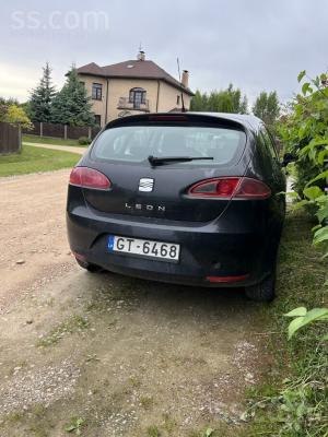 Black SEAT Leon 2007 in Riga, with an engine capacity of 1.90 L and mileage of 369 thousand km for 1400 €, photo 4 on AUTOMOTO.COM.LV