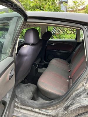 Black SEAT Leon 2007 in Riga, with an engine capacity of 1.90 L and mileage of 369 thousand km for 1400 €, photo 8 on AUTOMOTO.COM.LV