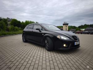 Black SEAT Leon 2007 in Vilnius, with an engine capacity of 1.98 L and mileage of 309 thousand km for 4100 €, photo 3 on AUTOMOTO.COM.LV