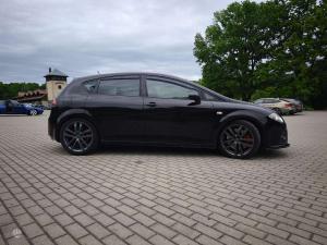 Black SEAT Leon 2007 in Vilnius, with an engine capacity of 1.98 L and mileage of 309 thousand km for 4100 €, photo 4 on AUTOMOTO.COM.LV