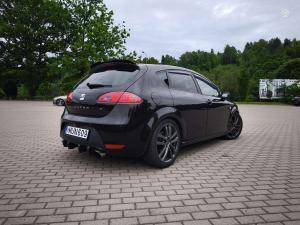 Black SEAT Leon 2007 in Vilnius, with an engine capacity of 1.98 L and mileage of 309 thousand km for 4100 €, photo 5 on AUTOMOTO.COM.LV