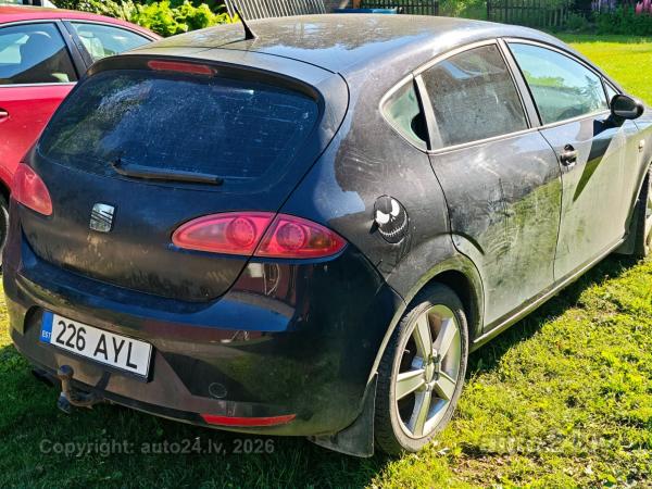 Black SEAT Leon 2007 in Parnu, with an engine capacity of 2.00 L and mileage of 331 thousand km for 1499 €, photo 2 on AUTOMOTO.COM.LV