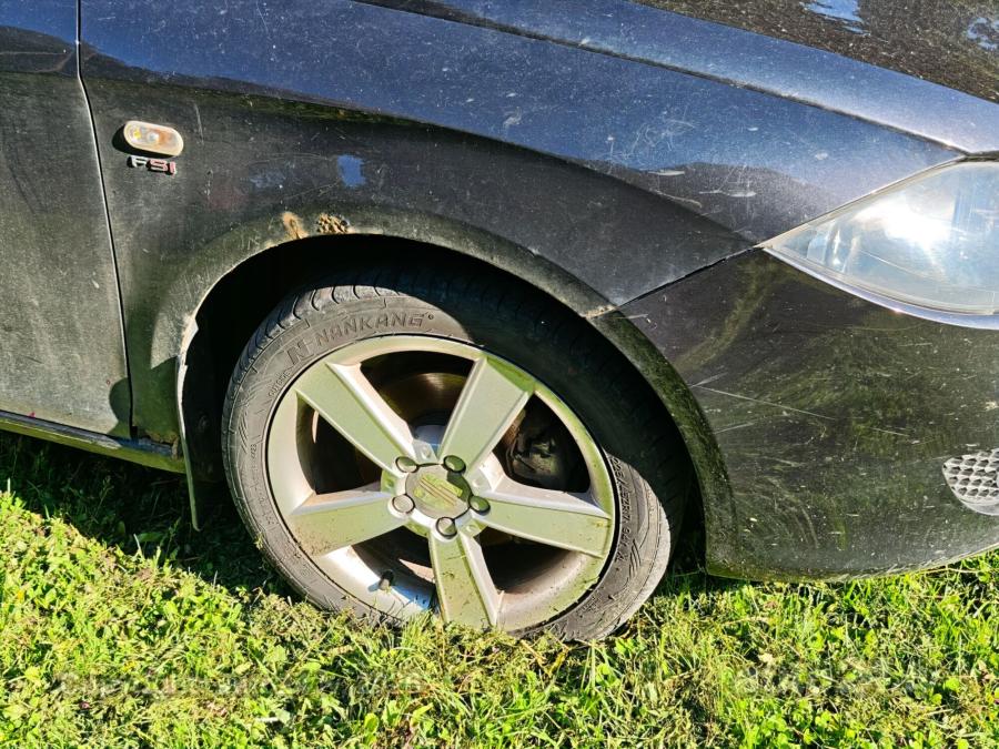 Melns SEAT Leon 2007 Pērnava, ar dzinēja tilpumu 2.00 L un nobraukumu 331 tūkst. km par 1499 €, foto 4 vietnē AUTOMOTO.COM.LV