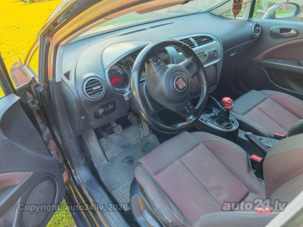 Black SEAT Leon 2007 in Parnu, with an engine capacity of 2.00 L and mileage of 331 thousand km for 1499 €, photo 6 on AUTOMOTO.COM.LV