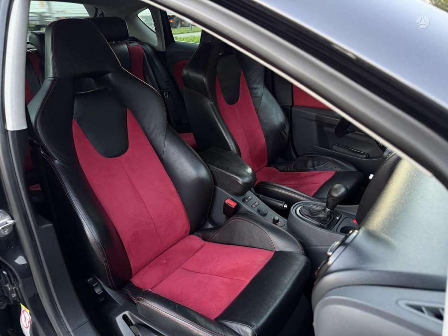 Black SEAT Leon 2007 in Kaunas, with an engine capacity of 1.97 L and mileage of 378 thousand km for 3500 €, photo 11 on AUTOMOTO.COM.LV