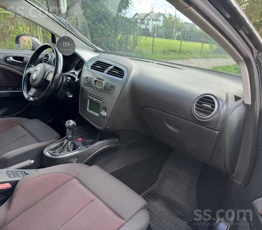 Melns SEAT Leon 2007 Jelgava, ar dzinēja tilpumu 1.90 L un nobraukumu 367 tūkst. km par 1150 €, foto 8 vietnē AUTOMOTO.COM.LV