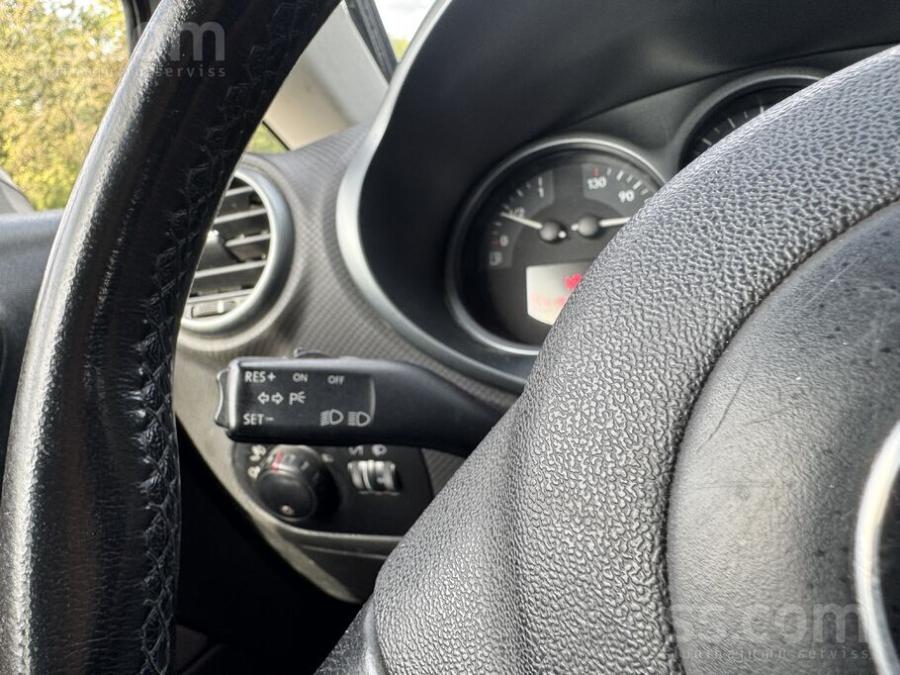 Melns SEAT Leon 2007 Jelgava, ar dzinēja tilpumu 1.90 L un nobraukumu 367 tūkst. km par 1150 €, foto 13 vietnē AUTOMOTO.COM.LV