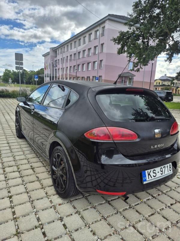 Black SEAT Leon 2007 in Dobele, with an engine capacity of 1.60 L and mileage of 238 thousand km for 1550 €, photo 6 on AUTOMOTO.COM.LV
