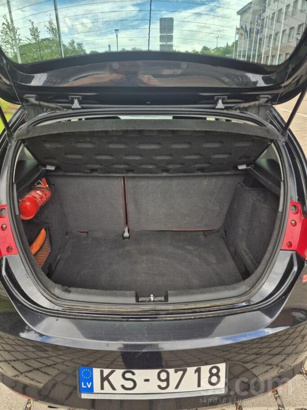 Black SEAT Leon 2007 in Dobele, with an engine capacity of 1.60 L and mileage of 238 thousand km for 1550 €, photo 7 on AUTOMOTO.COM.LV