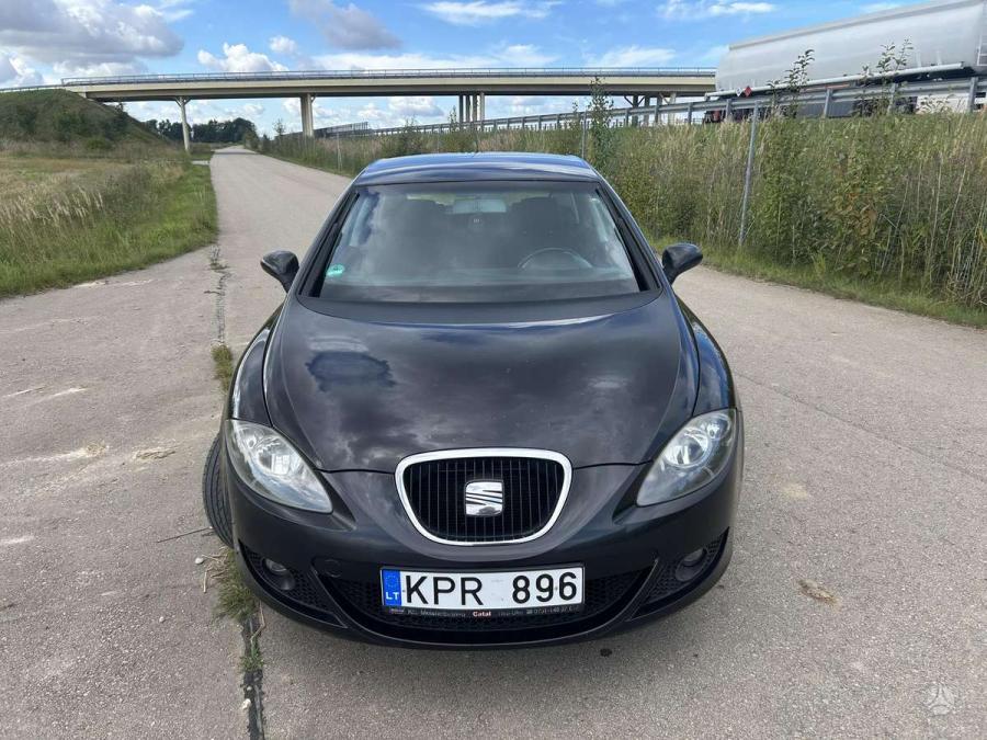 Melns SEAT Leon 2007 Kauņa, ar dzinēja tilpumu 1.96 L un nobraukumu 277 tūkst. km par 1350 €, foto 3 vietnē AUTOMOTO.COM.LV
