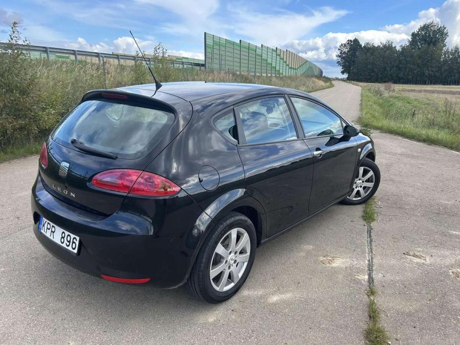Melns SEAT Leon 2007 Kauņa, ar dzinēja tilpumu 1.96 L un nobraukumu 277 tūkst. km par 1350 €, foto 6 vietnē AUTOMOTO.COM.LV
