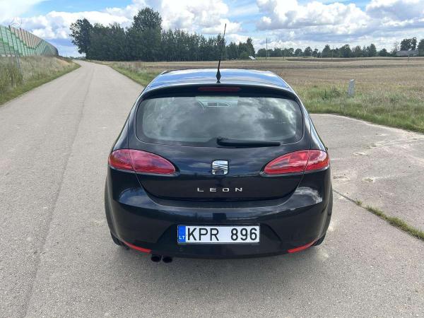 Melns SEAT Leon 2007 Kauņa, ar dzinēja tilpumu 1.96 L un nobraukumu 277 tūkst. km par 1350 €, foto 7 vietnē AUTOMOTO.COM.LV