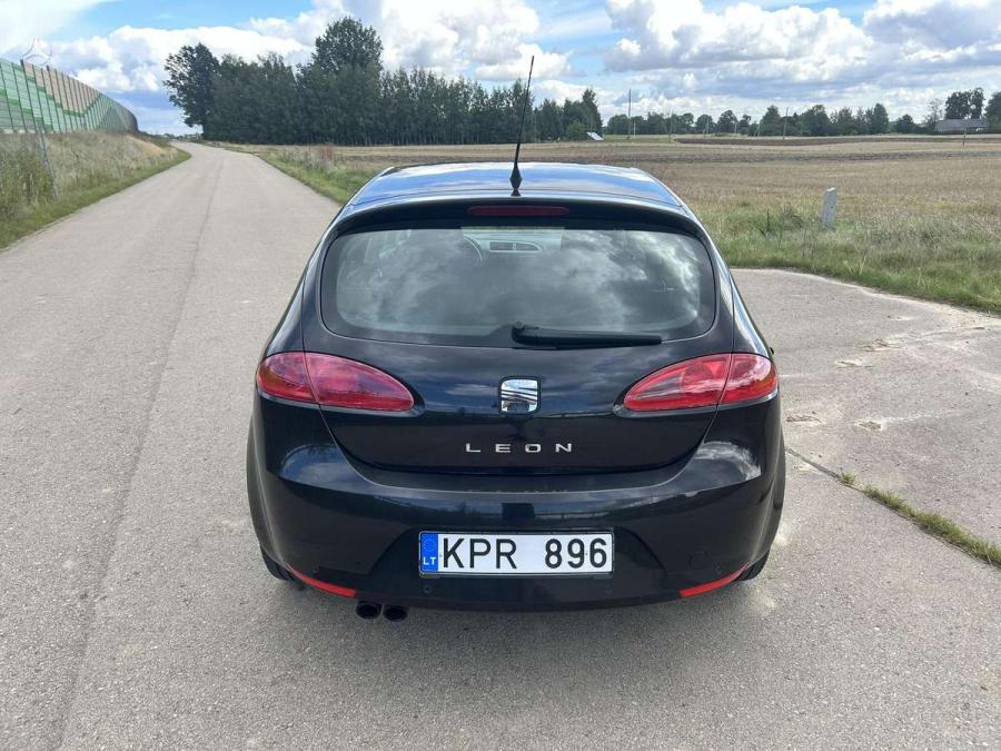 Melns SEAT Leon 2007 Kauņa, ar dzinēja tilpumu 1.96 L un nobraukumu 277 tūkst. km par 1350 €, foto 7 vietnē AUTOMOTO.COM.LV
