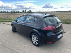 Melns SEAT Leon 2007 Kauņa, ar dzinēja tilpumu 1.96 L un nobraukumu 277 tūkst. km par 1350 €, foto 8 vietnē AUTOMOTO.COM.LV