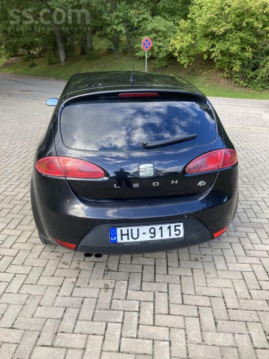 Black SEAT Leon 2007 in Talsi, with an engine capacity of 1.90 L and mileage of 368 thousand km for 1499 €, photo 5 on AUTOMOTO.COM.LV