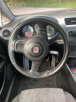 Black SEAT Leon 2007 in Talsi, with an engine capacity of 1.90 L and mileage of 368 thousand km for 1499 €, photo 9 on AUTOMOTO.COM.LV