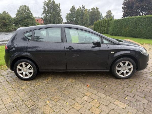 SEAT Leon 2007 in Riga on AUTOMOTO.COM.LV Black SEAT Leon 2007 in Riga, with an engine capacity of 1.60 L and mileage of 280 thousand km for 1500 €, photo 3 on AUTOMOTO.COM.LV