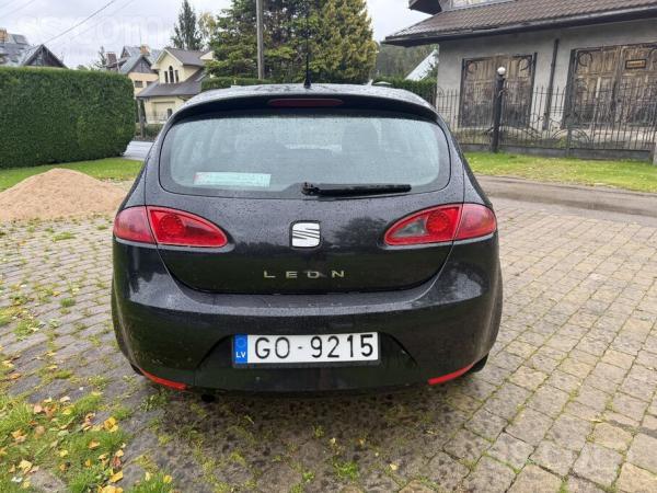 SEAT Leon 2007 in Riga on AUTOMOTO.COM.LV Black SEAT Leon 2007 in Riga, with an engine capacity of 1.60 L and mileage of 280 thousand km for 1500 €, photo 5 on AUTOMOTO.COM.LV