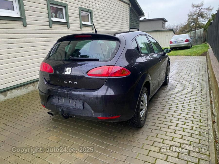 Melns SEAT Leon 2008 Tallina, ar dzinēja tilpumu 2.00 L un nobraukumu 269 tūkst. km par 2890 €, foto 4 vietnē AUTOMOTO.COM.LV