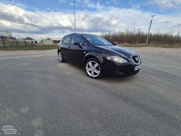 Melns SEAT Leon 2008 Kauņa, ar dzinēja tilpumu 2.00 L un nobraukumu 260 tūkst. km par 2100 €, foto 1 vietnē AUTOMOTO.COM.LV