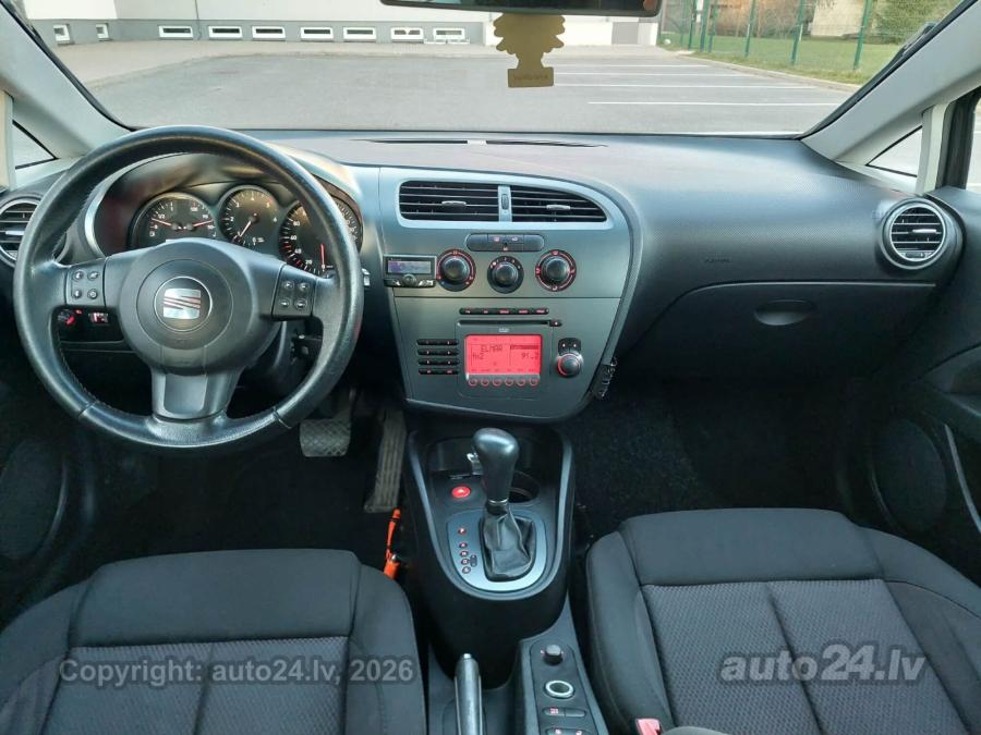 Melns SEAT Leon 2008 Tartu, ar dzinēja tilpumu 1.90 L un nobraukumu 333 tūkst. km par 2700 €, foto 11 vietnē AUTOMOTO.COM.LV