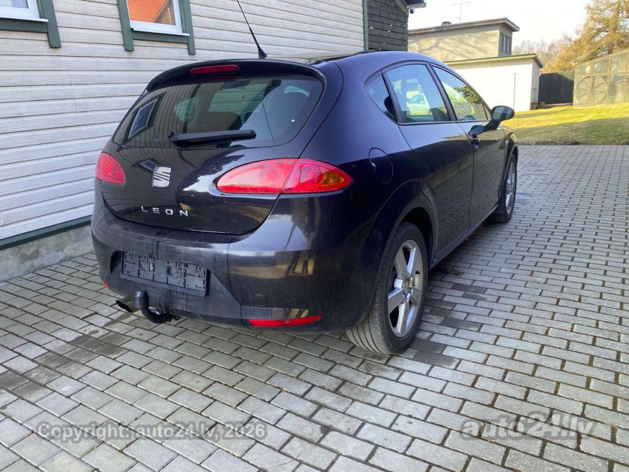 Melns SEAT Leon 2008 Tallina, ar dzinēja tilpumu 2.00 L un nobraukumu 269 tūkst. km par 2990 €, foto 5 vietnē AUTOMOTO.COM.LV