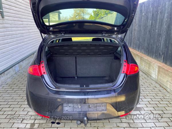 Melns SEAT Leon 2008 Tallina, ar dzinēja tilpumu 2.00 L un nobraukumu 269 tūkst. km par 2990 €, foto 7 vietnē AUTOMOTO.COM.LV